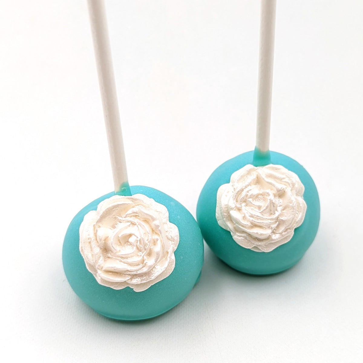 Cake Pop - Teal with White Rose – Deerfields Bakery